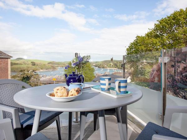 Devon Court 2 - Salcombe