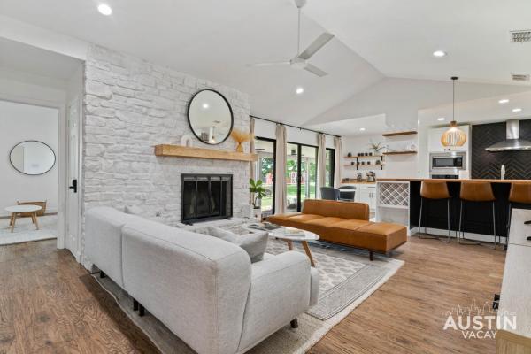 Backyard W Deck, Yoga Space 3br 2ba Home Parking Near Domain By Austin Vacay - Cedar Park, TX