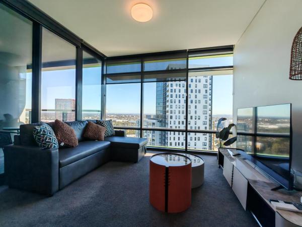 Executive Two-bedroom Apartment In Olympic Park - Ryde