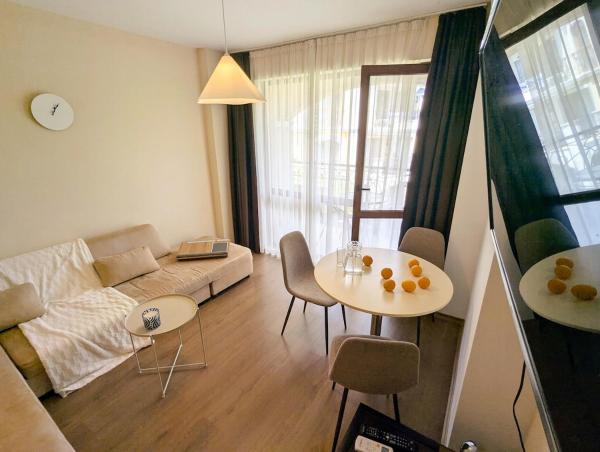 Cozy Apartment On Sunny Beach - Aheloy