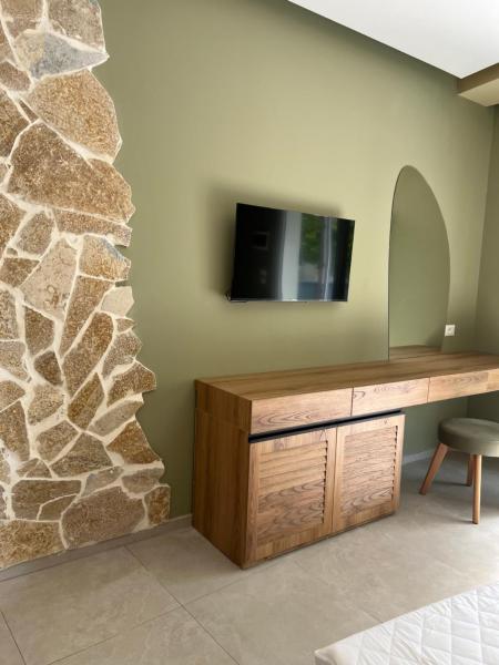 D E E P House 8 - Vlora