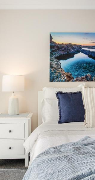 Summery 4br Home By Mel Airport, Cbd & Watergardens - Caroline Springs