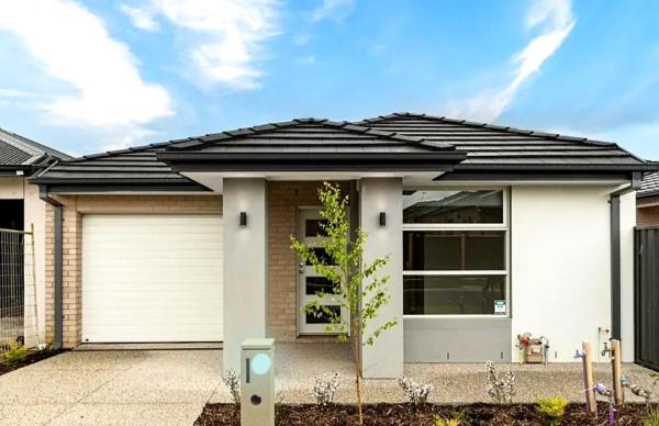 Minta Estate 4bedrooms Berwick Home No Sharing - Clyde North