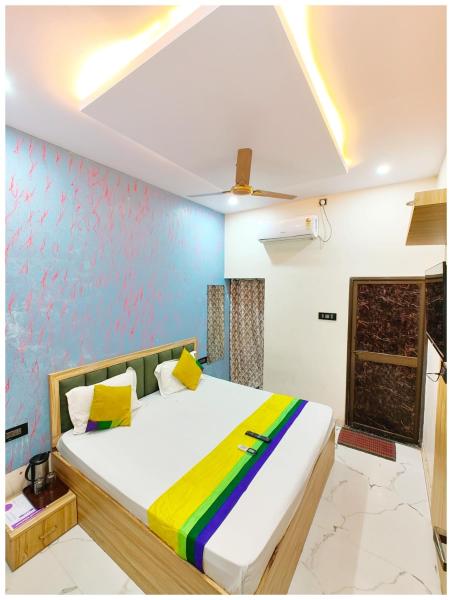 Varanasi Hotel Vrrinda - Residency Near Bhu Hyderabad Gate - Offers Premium & Spotless Rooms - Wi-fi# Parking# Excellent Customer Service - A Top Rated Hotel In Varanasi - Book Now - Varanasi