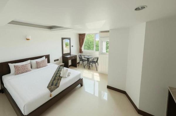 Chaweng Grand View Condotel - Wichian Buri District