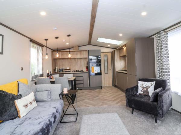 Hazelnut Lodge - Chipping Norton