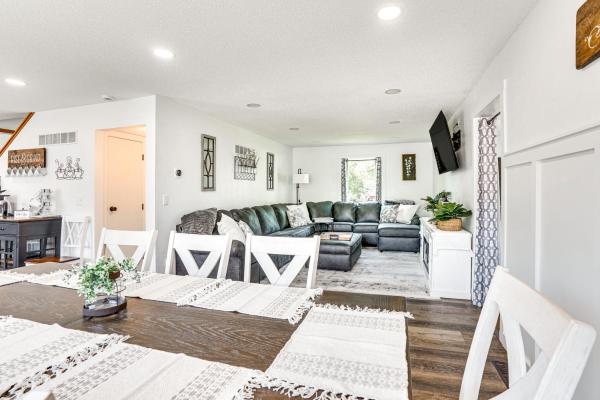 15 Mi To Downtown Sioux Falls Gem With Yard! - Hartford, SD