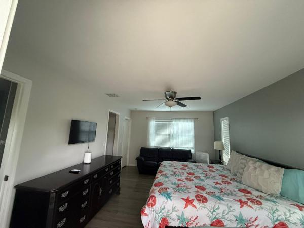 Bahia Vista Suites - Siesta Key, FL