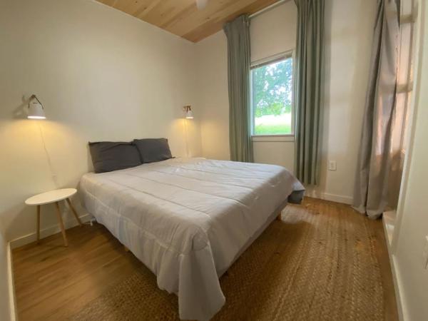 Private Guesthouse - Quiet Space - Blaine, TN