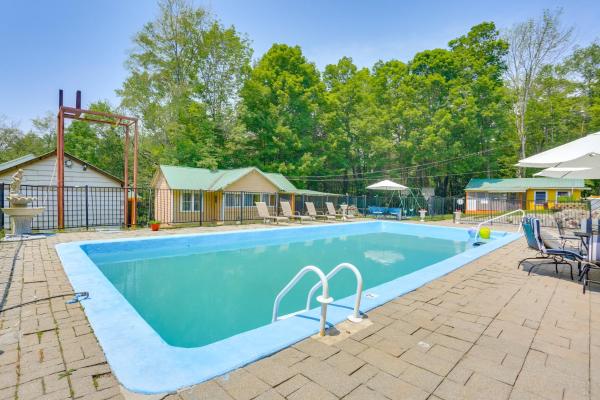 5 Mi To Swinging Bridge Reservoir Cabin With Pool! - Bethel