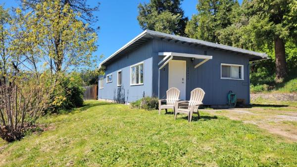 Panoramic View 2br On Hill In Uptown Oakridge - Oakridge, OR