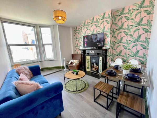 Cosy 2 Bedroom Flat With Indoor Fireplace In Shepherds Bush Near Westfield And White City - Kingston upon Thames