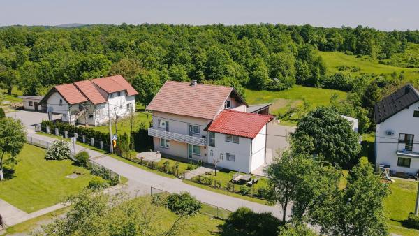 Apartments With Parking Spaces Lipovaca, Plitvice - 17657 - Croatie