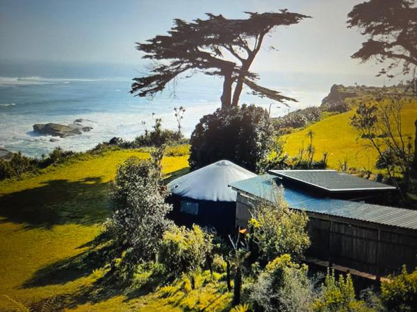 The Hole In The Rock Yurt - West Coast