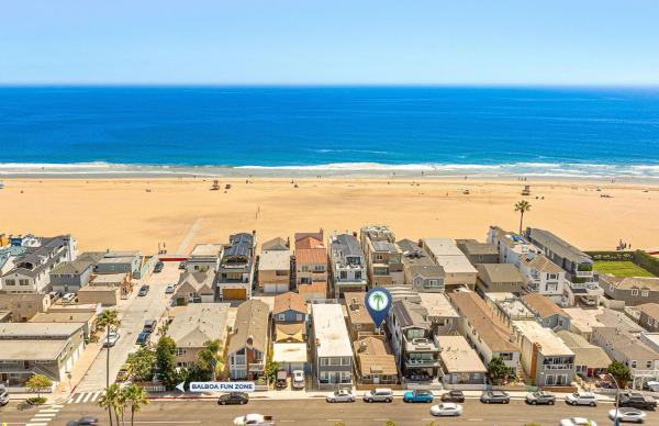 Stylish 2br Upstairs Cottage W Ac One House From Beach By Beachview Rentals - Newport