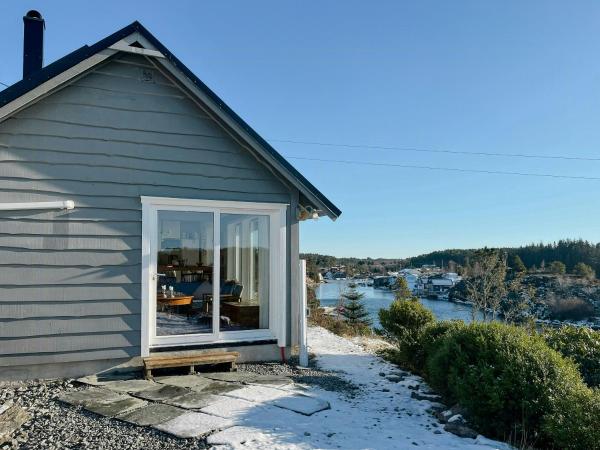 Seaside Cabin With Archipelago Views In Radøy - Øygarden kommune