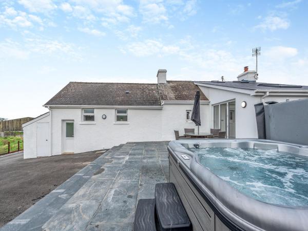 Maesyrhaf - Ceredigion