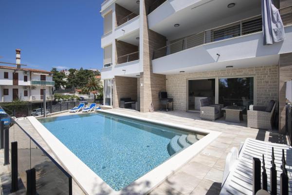 Apartment David With Private Pool - Banjole