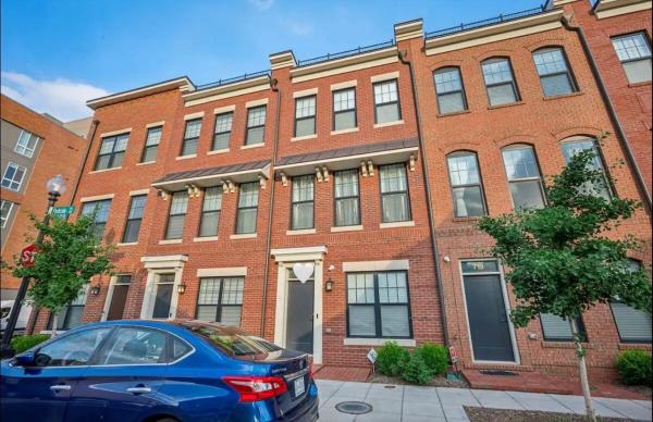 Luxurious 4br Home With Patio And Parking X Fits 8 To 10 - Washington DC
