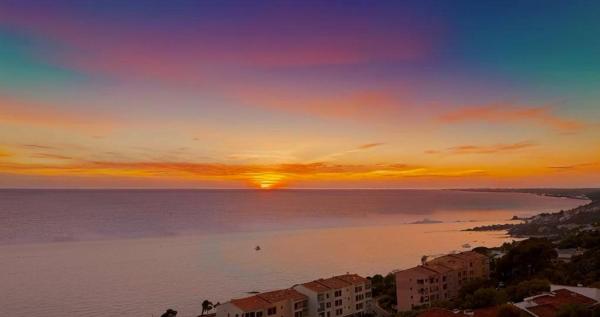 Vue Mer Exceptionnelle !! Bien Calme Et Lumineux Sur La Prestigieuse Route Des Sanguinaires à Ajaccio - Ajaccio
