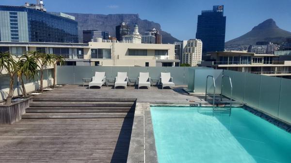 Apartment Near V&a Waterfront & Convention Centre - Camps Bay