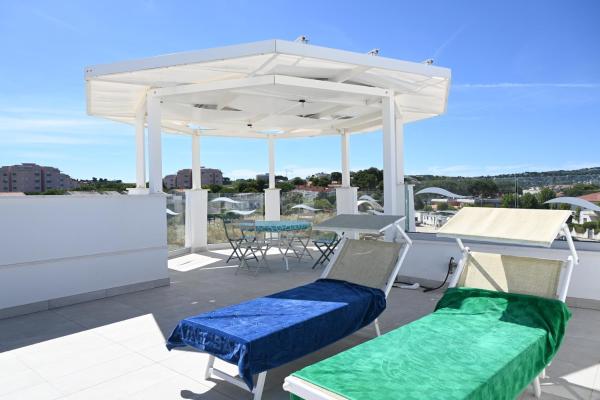 M442 - Marcelli, Meraviglioso Bilocale Con Solarium - Osimo