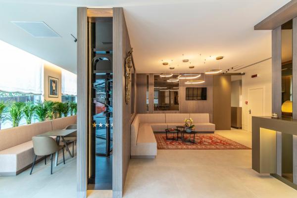 Madi City Hotel - L'Aquila