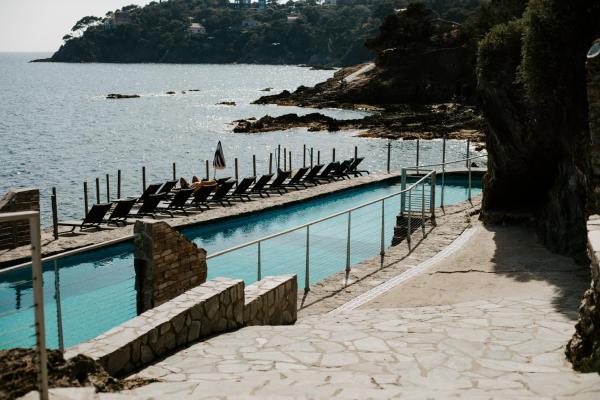 Hôtel Le Provençal Renové En 2025 - Bord De Mer - Carqueiranne