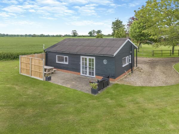 Squirrel Lodge- Uk47394 - Dereham