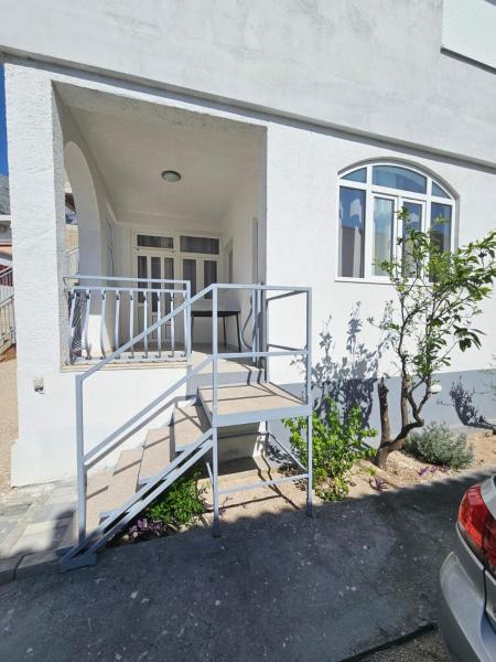 Chapel Road Apartments - Brela