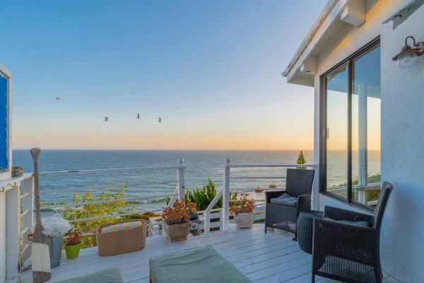 Malibu Villa With Beach Access And Ocean View - Malibu, CA