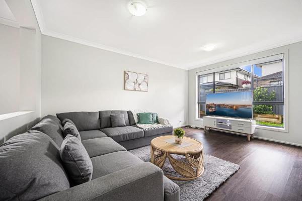 Sydney Marsden Park 5 Bedrooms House Close Ikea - Sydney