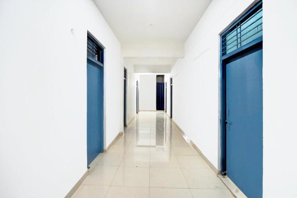 Hotel O Pari In Hotel - Ghaziabad