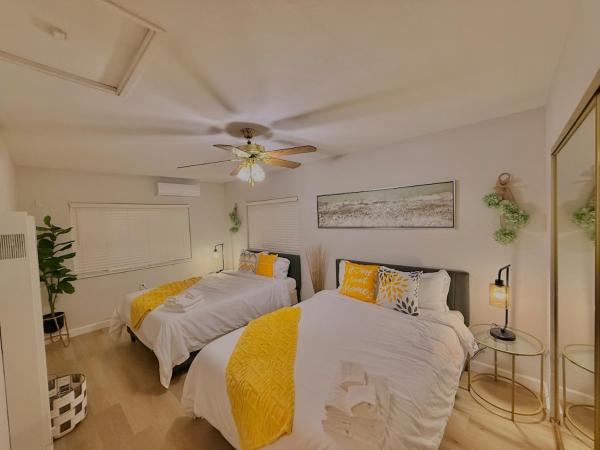 Relaxing Cozy Back House With Backyard - Rancho Cucamonga, CA