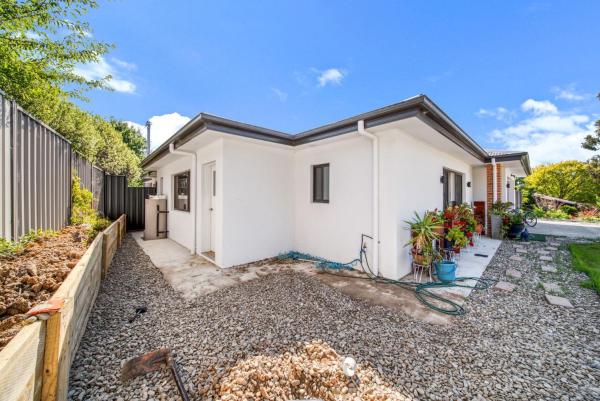 Cozy Kambah 1 Bedroom Near Shops & Parks - Canberra