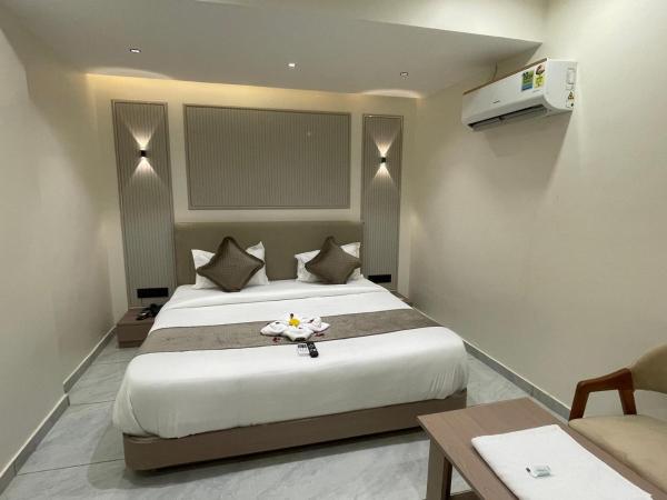 Hotel The Indra Palace - Ahmedabad