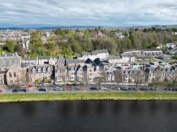 Glen Mhor Hotel At Uile-bheist 'Brewstillery' - Loch Ness