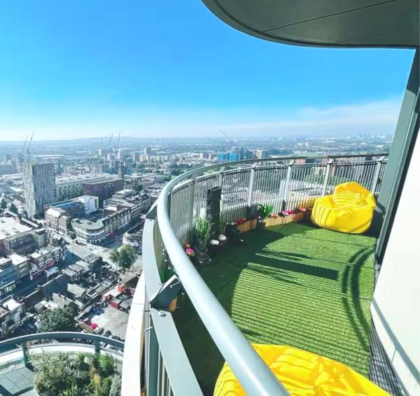Luxury 1-bedroom Apt With Stunning London Views - Ilford