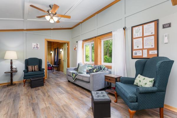 Frog Hollow At Hocking Vacations - Logan, OH