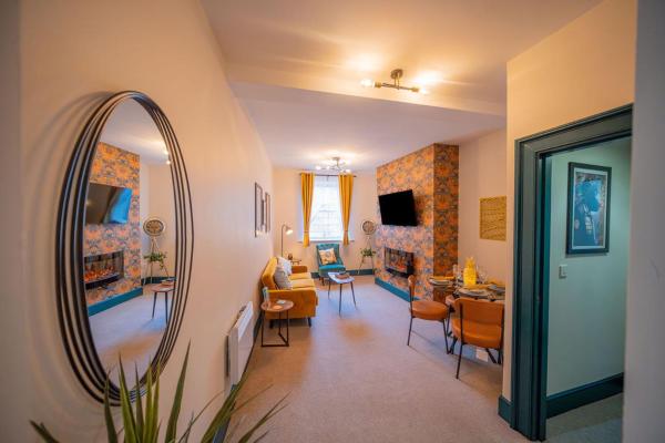 2 Bed Newly Refurbished Apartment, Free Parking, Pet Friendly - Gloucester