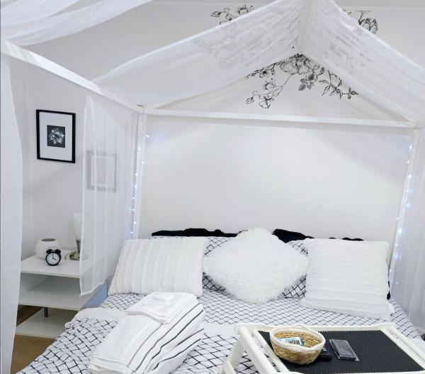 Charming Beautiful Private Room With Private Bath And Parking! Near Metrotown - Vancouver