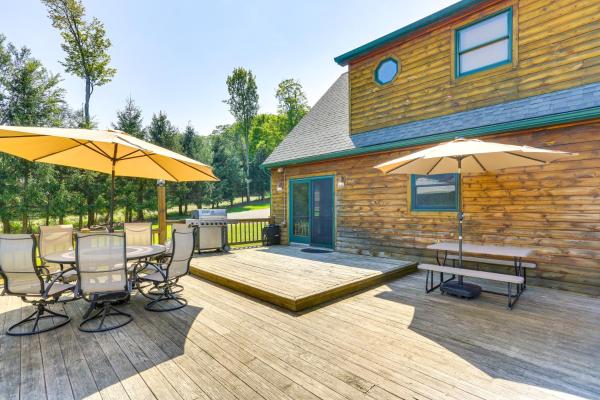 Home Theater & Game Room: Home In Glen Wild! - Rock Hill, NY