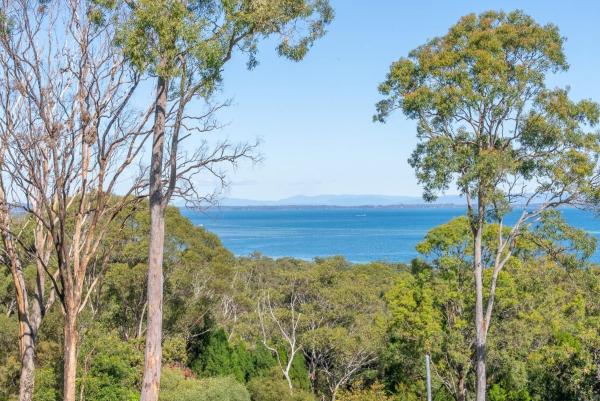 Rainbow Retreat - Stunning Moreton Bay Views - North Stradbroke Island
