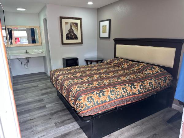 Moonlight Inn - Dallas, TX