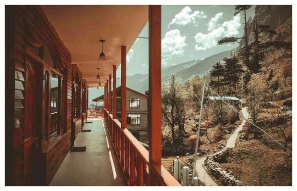 Hotel Forest Retreat With Mountain View Best Property In Manali Hp - Manali