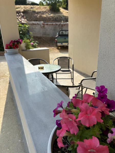 Vespoina Apartment With Private Parking - Skiathos