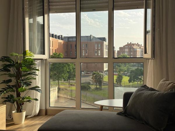 Luminoso Apartamento Con Plaza De Garaje - Santander