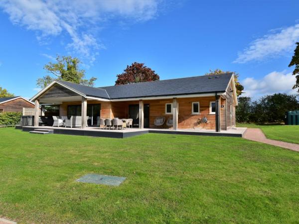 4 Bed In Oswestry 74110 - Oswestry