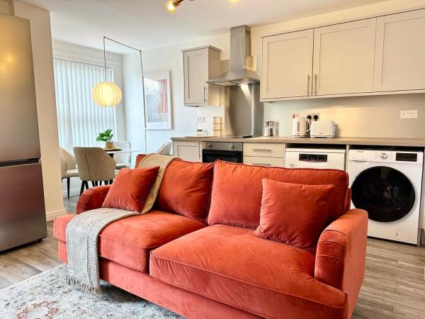 3 Bed Flat In Manchester With Parking - Stockport