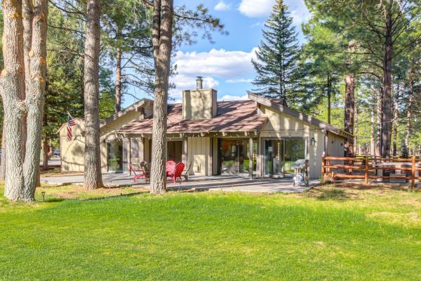 Golf Course Getaway And Hot Tub Haven In Pinetop! - Pinetop-Lakeside, AZ
